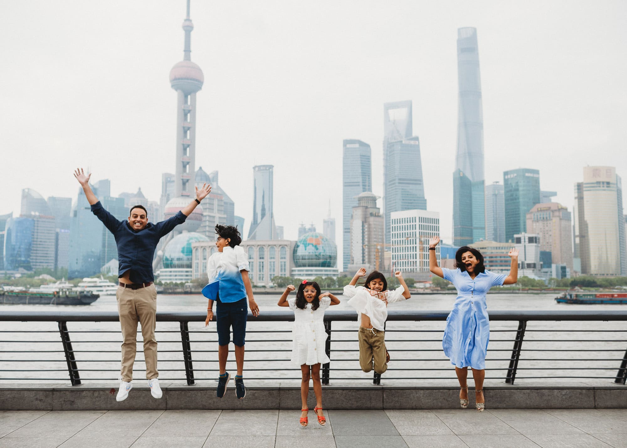 A gorgeous family photography session on the Shanghai Bund